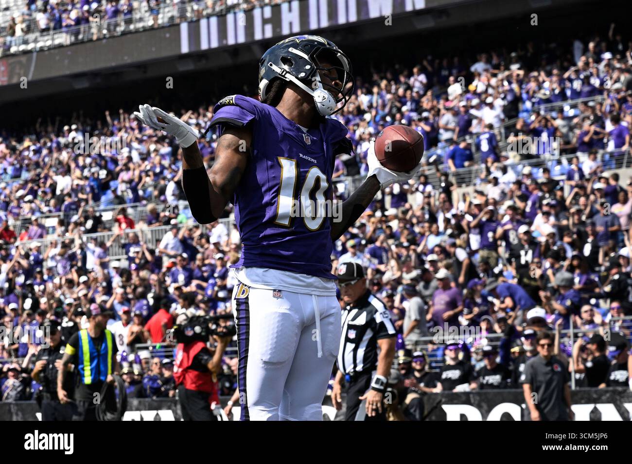 Baltimore Ravens wide receiver DeAndre Hopkins (10) celebrates after ...