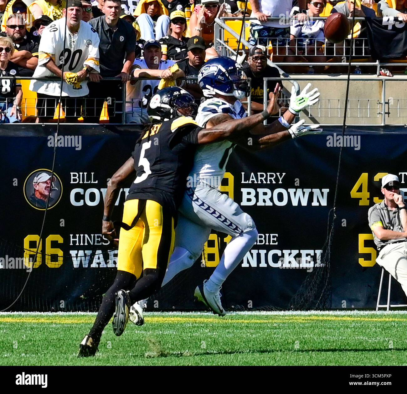 Seattle Seahawks wide receiver Jaxon Smith-Njigba (11) pulls in a 43 ...