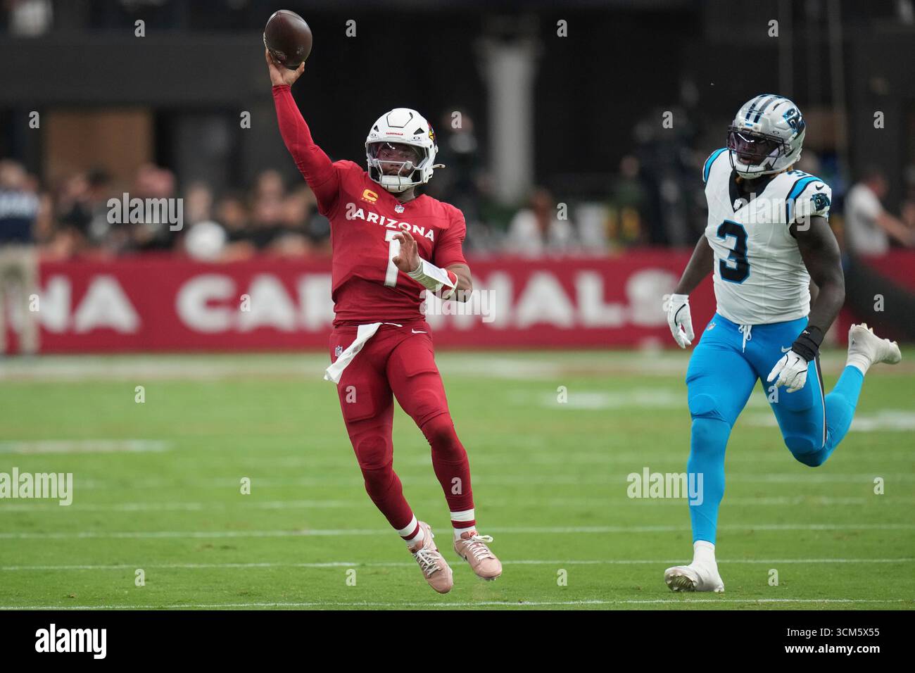 Arizona Cardinals quarterback Kyler Murray (1) throws against the ...