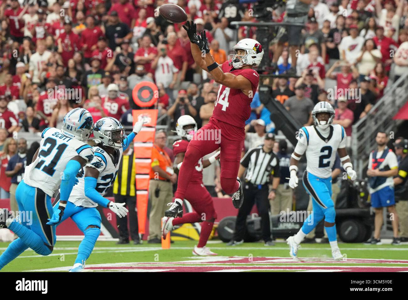Arizona Cardinals wide receiver Michael Wilson (14) pulls in a ...