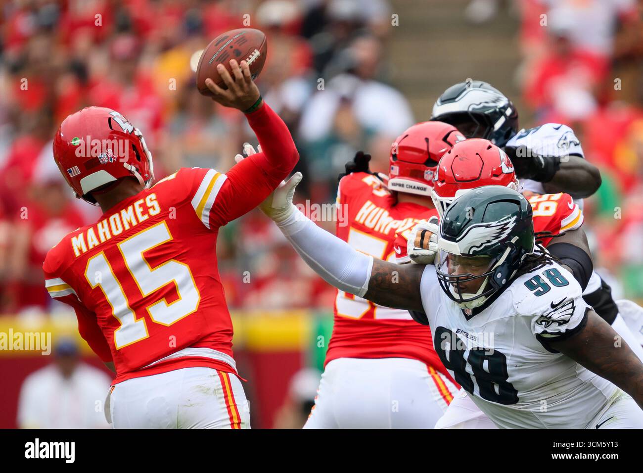 Philadelphia Eagles defensive tackle Jalen Carter (98) pressures Kansas ...