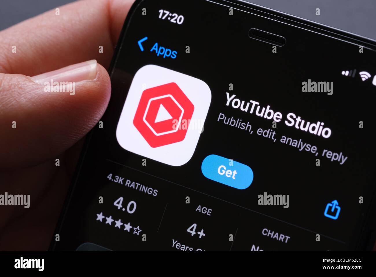 Youtube creators logo hi-res stock photography and images - Alamy