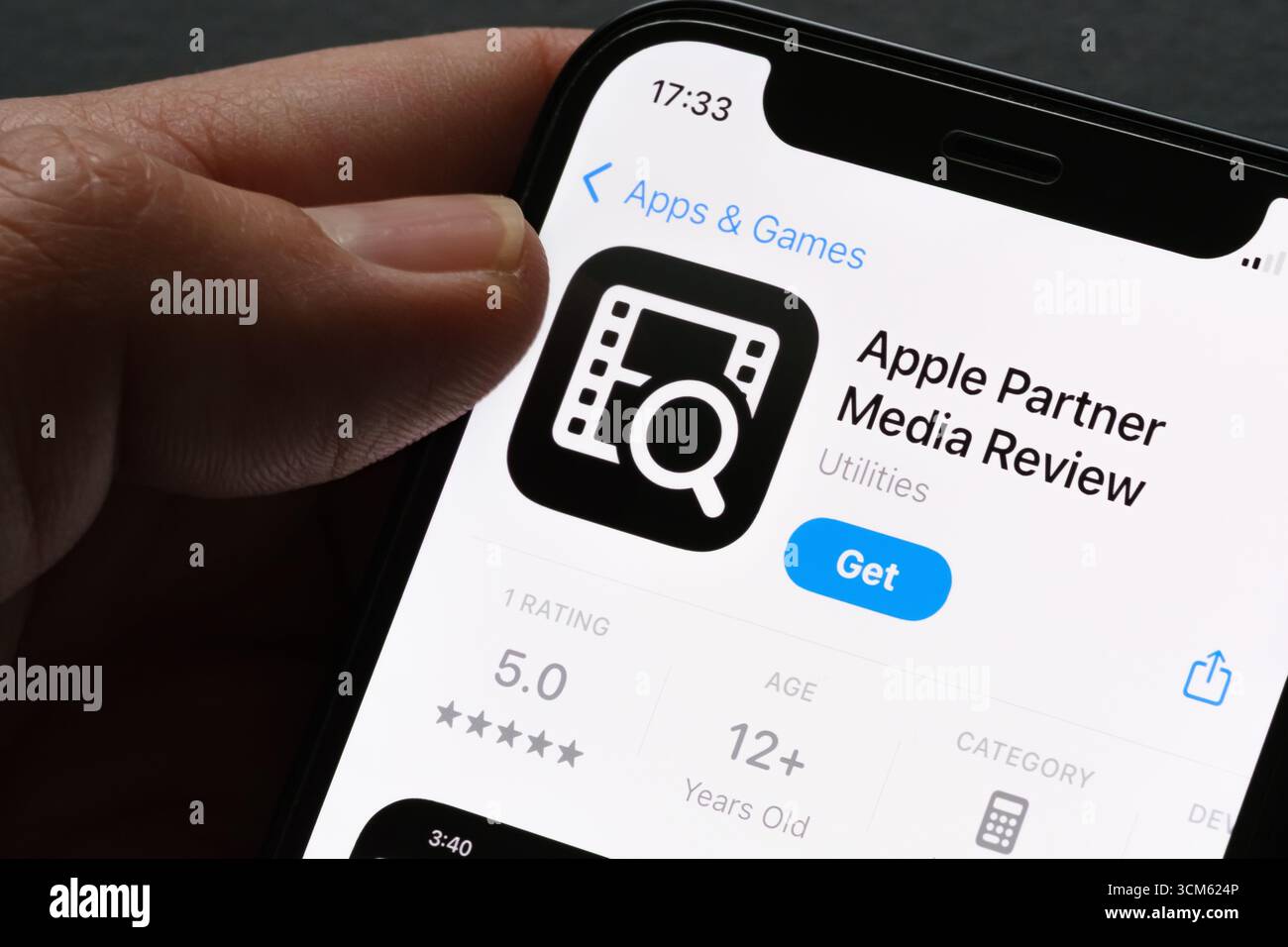 Apple Partner Media Review app Stock Photo - Alamy