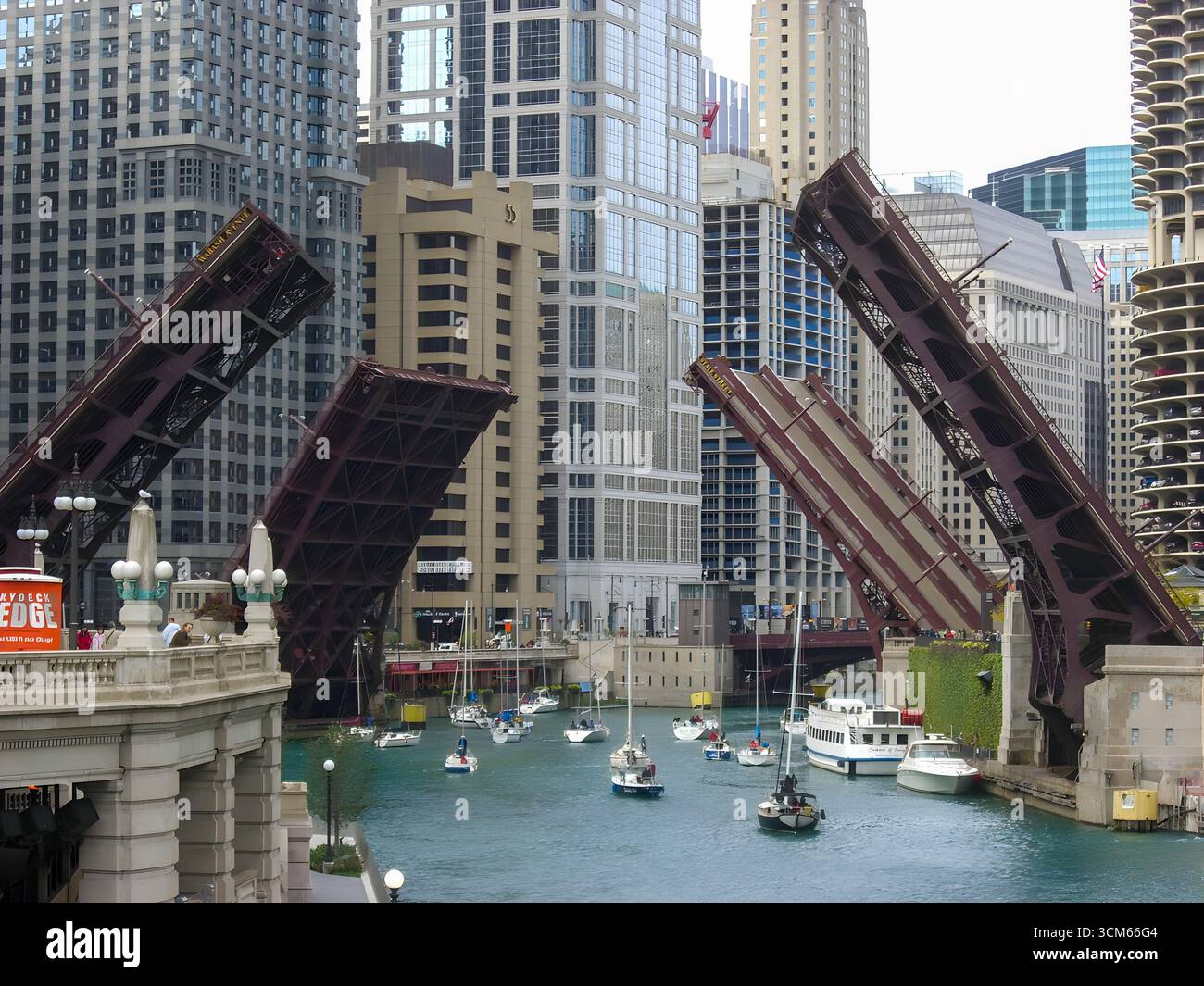 Chicago river two iconic hi-res stock photography and images - Alamy