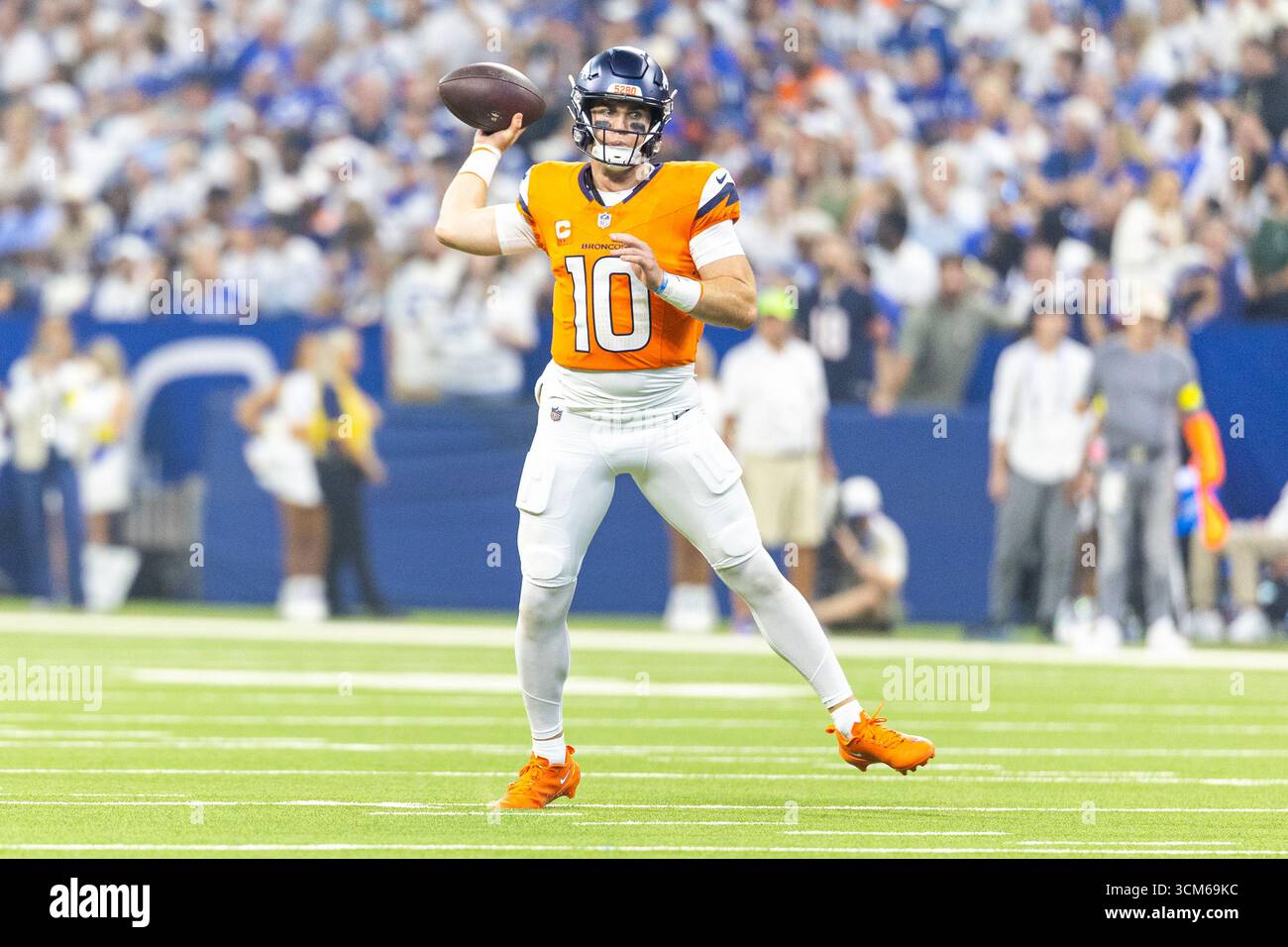 September 14, 2025: Denver Broncos quarterback Bo Nix (10) passes the ...