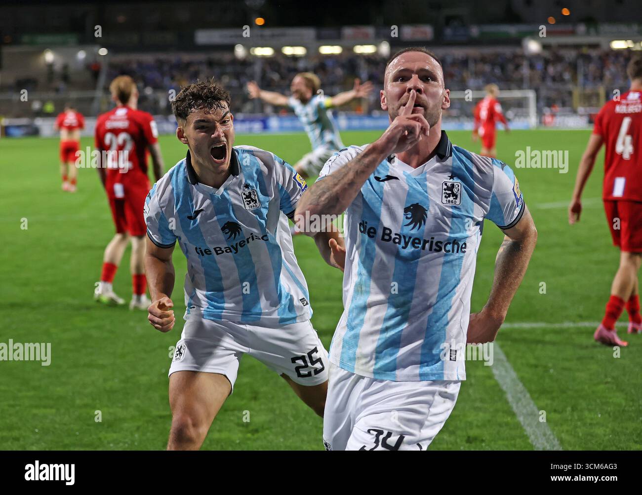 Feiern hier mit sean dulic tsv 1860 munchen li hi-res stock photography ...