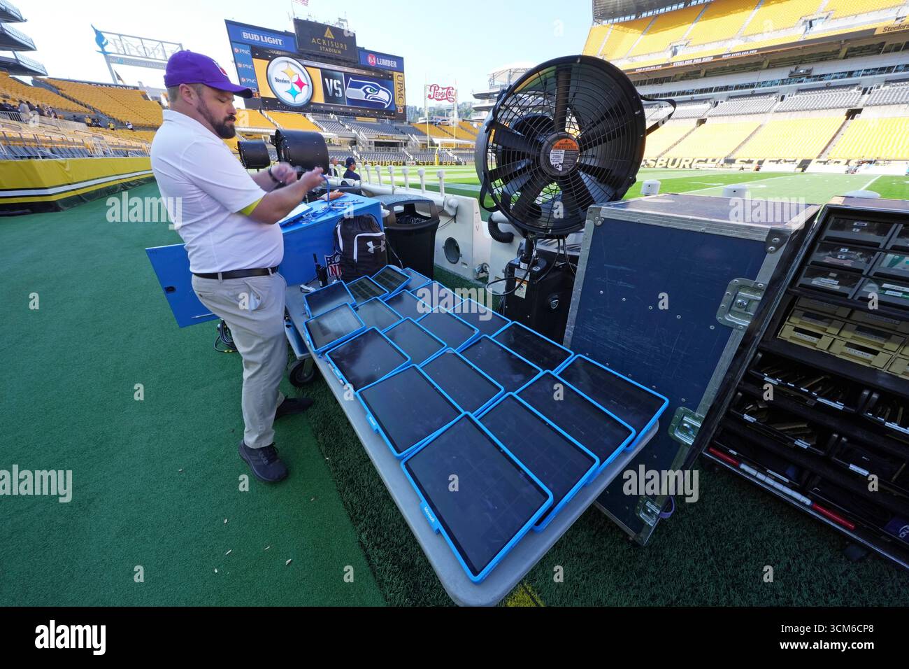 These are Microsoft tablets on the Seattle Seahawks sidelines at ...