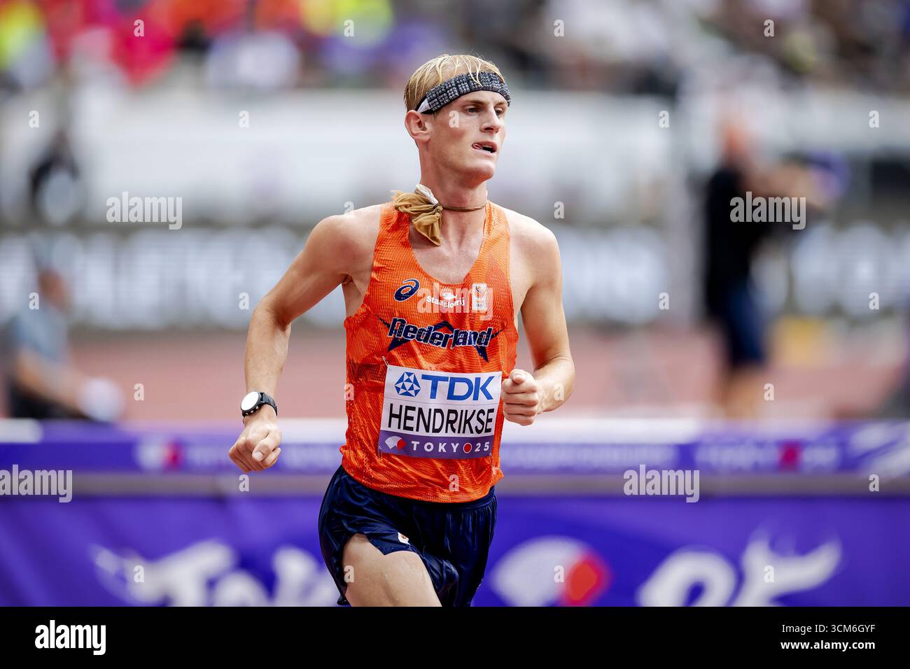 TOKYO - Tom Hendrikse in the marathon event at the World Athletics ...