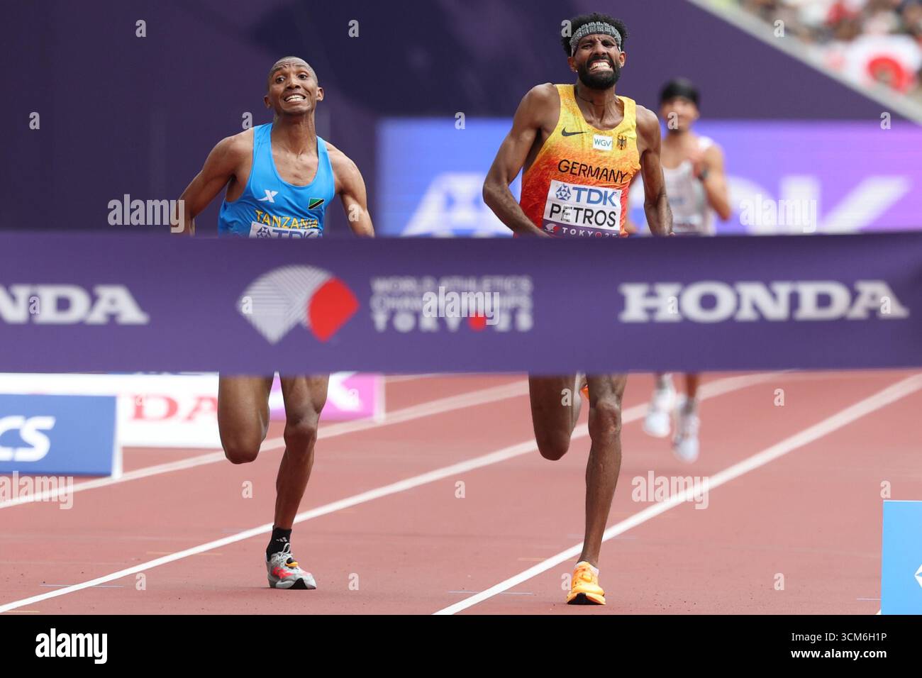 15 September 2025, Japan, Tokio: Athletics, World Championships, Marathon, Men, Final: Amanal ...