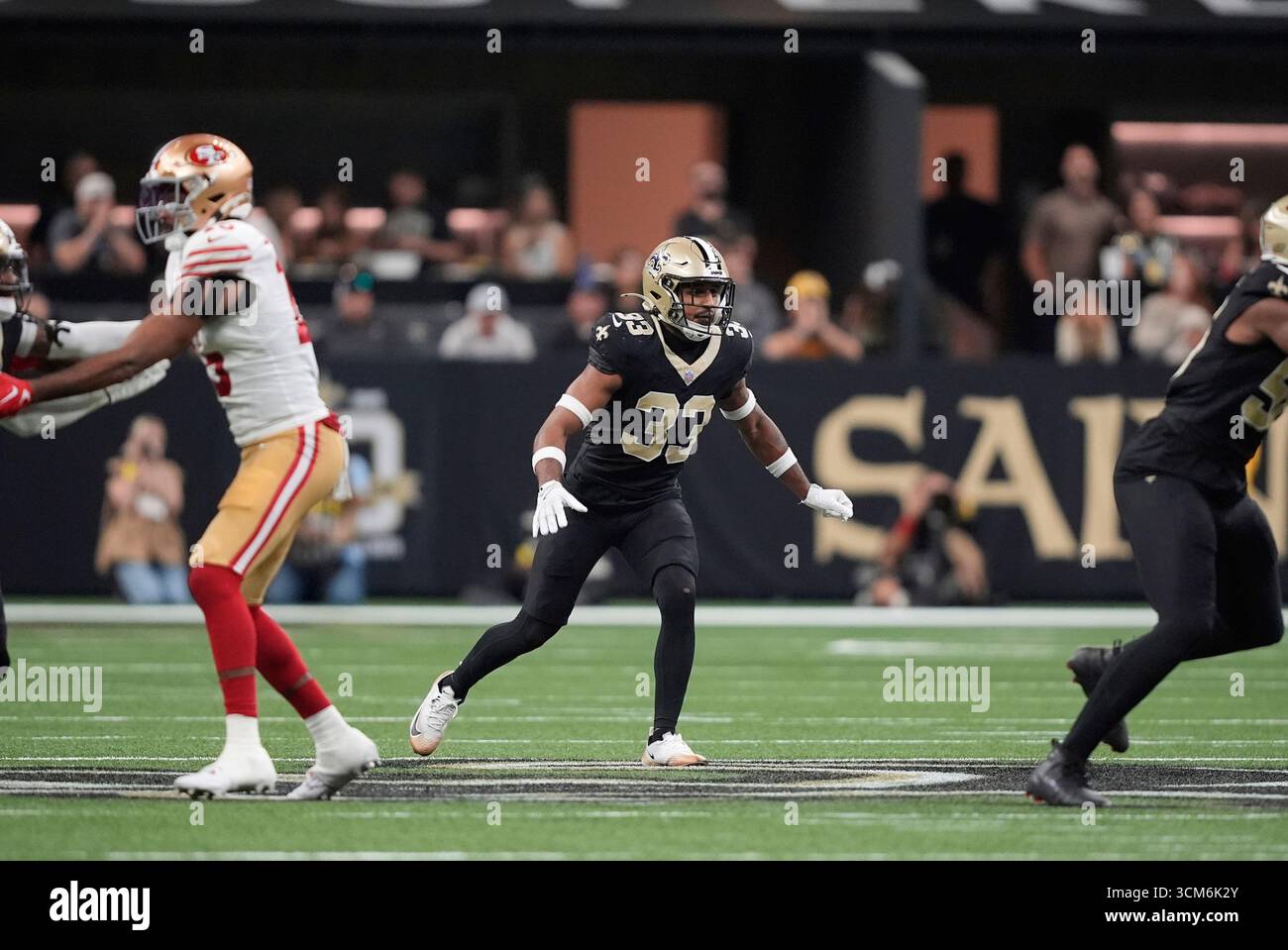 New Orleans Saints safety Jonas Sanker (33) covers in the second half ...