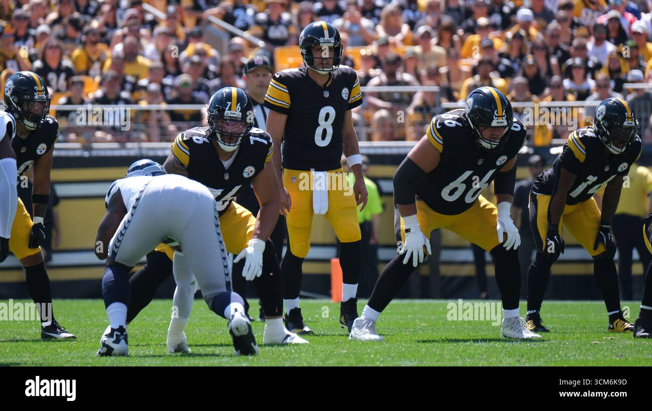 SEPT 14, 2025: Aaron Rodgers #8 during the 2025 Steelers vs Seahawks ...