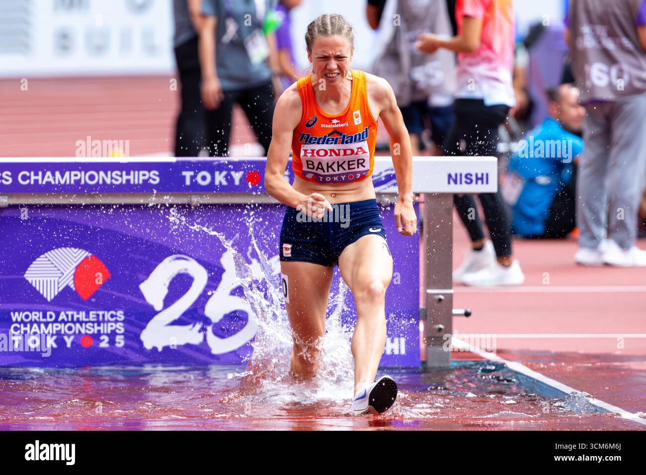 TOKYO, JAPAN - SEPTEMBER 15: Veerle Bakker of the Netherlands competing ...