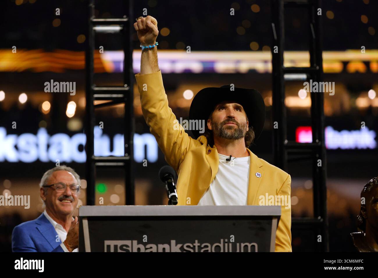 Former Minnesota Vikings' Jared Allen celebrating his induction into ...