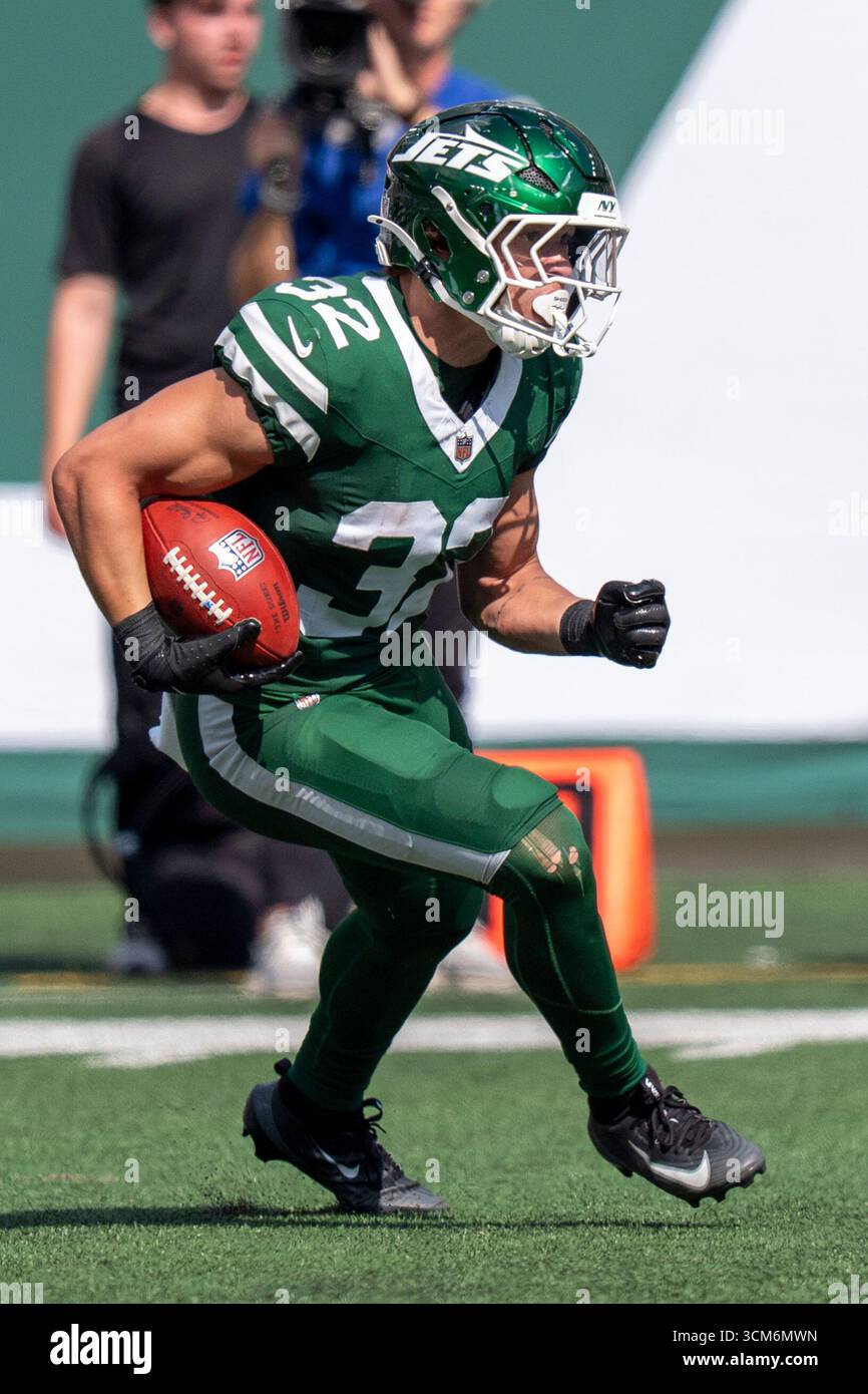 New York Jets running back Isaiah Davis (32) in action during an NFL ...