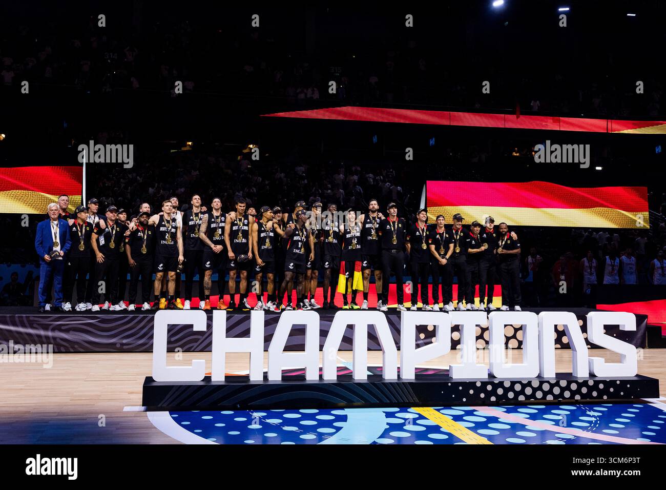 Gold, Europameister, Champions Deutschland Die Mannschaft w?hrend der ...