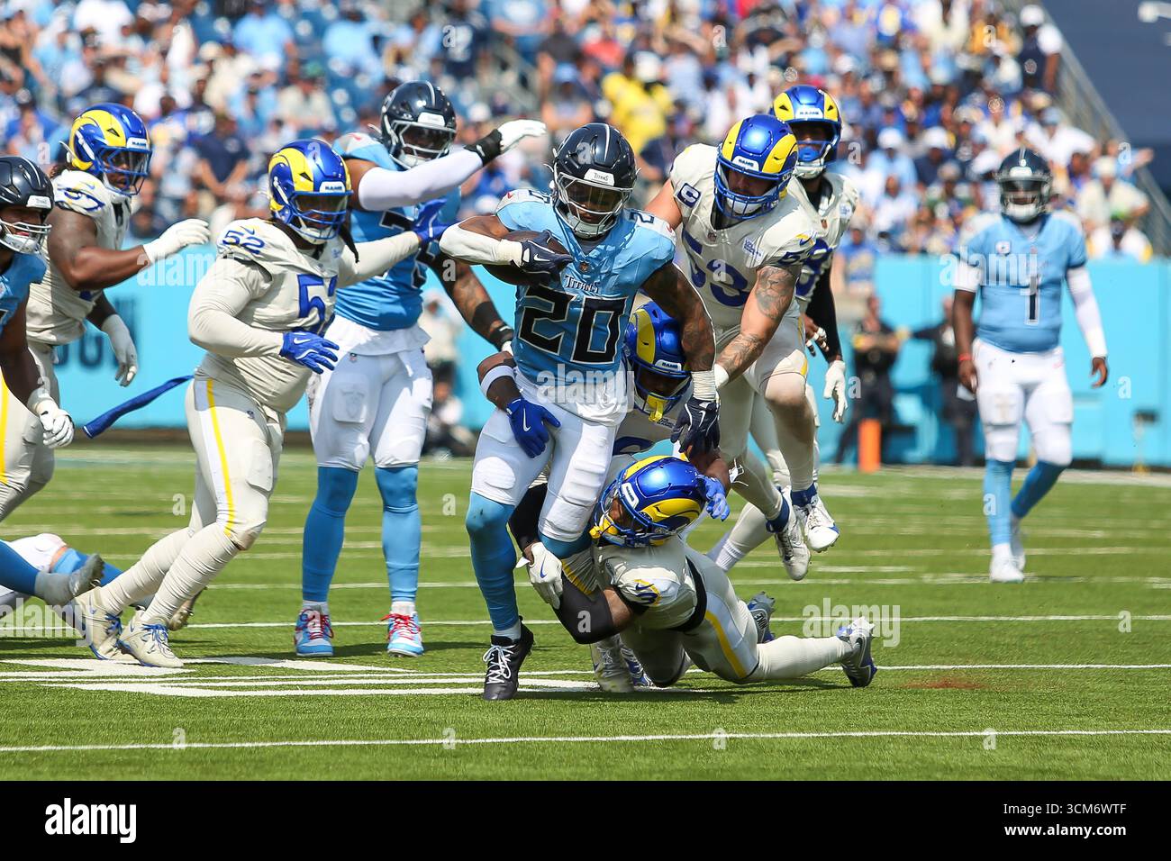 Tennessee Titans running back Tony Pollard (20) carries the ball during ...