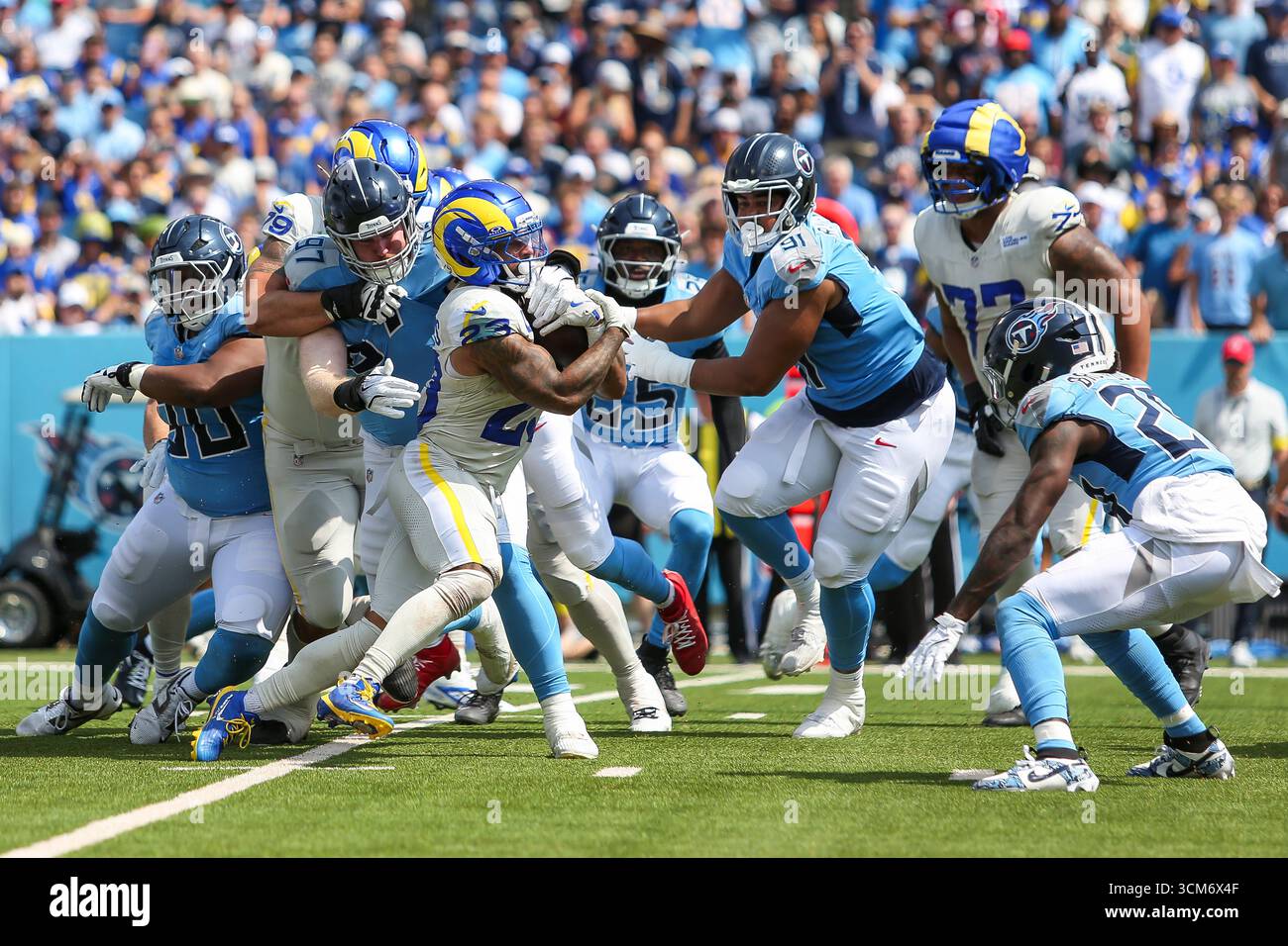 Los Angeles Rams running back Kyren Williams (23) runs with the ball ...