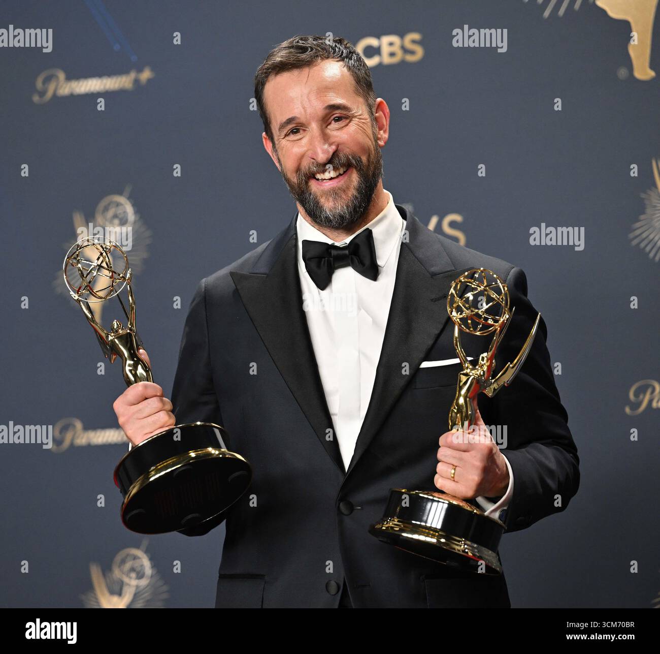Los Angeles, United States. 14th Sep, 2025. Noah Wyle holds the Emmy ...