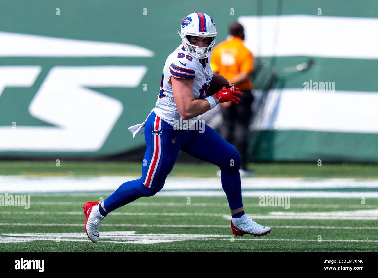 Buffalo Bills tight end Dawson Knox (88) in action during an NFL ...