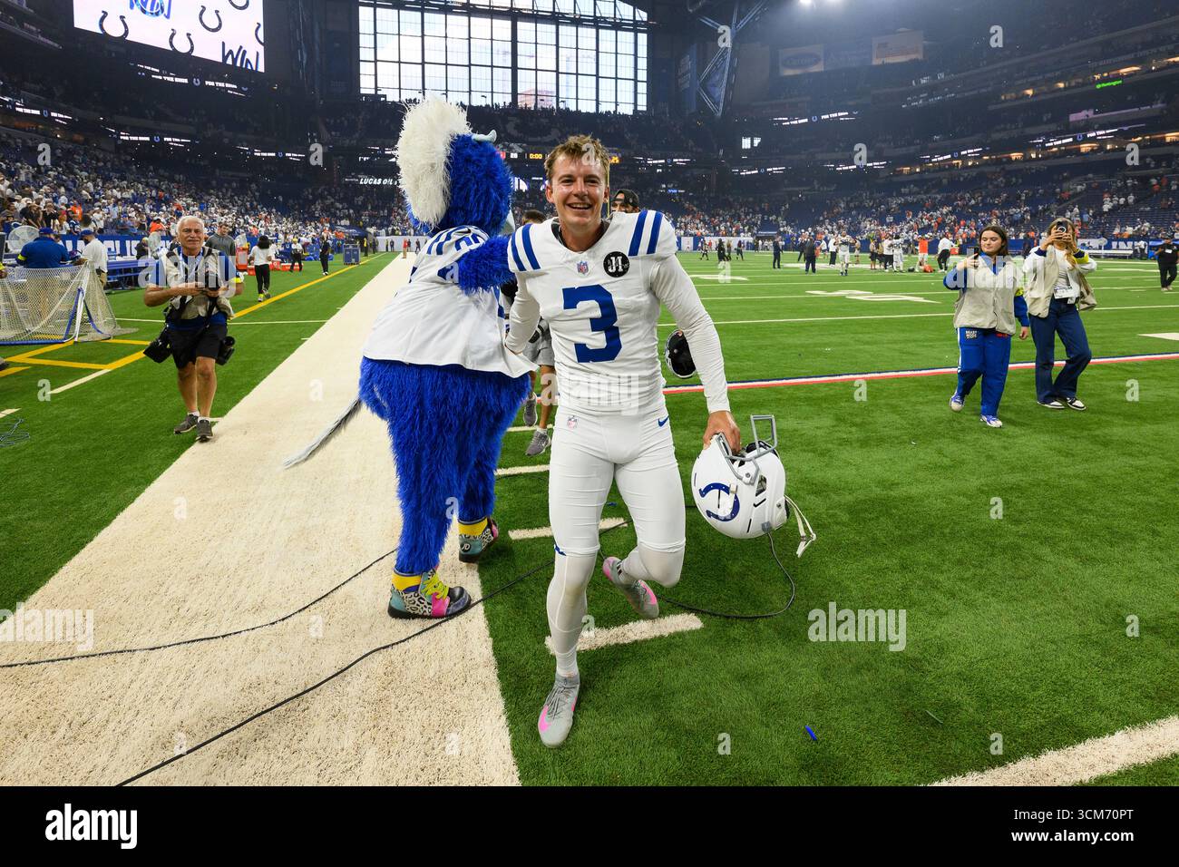 Indianapolis Colts kicker Spencer Shrader (3) celebrates on the field ...