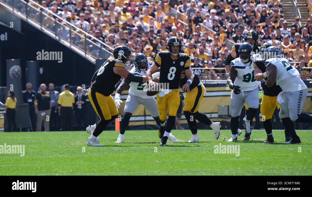SEPT 14, 2025: Aaron Rodgers #8 during the 2025 Steelers vs Seahawks ...