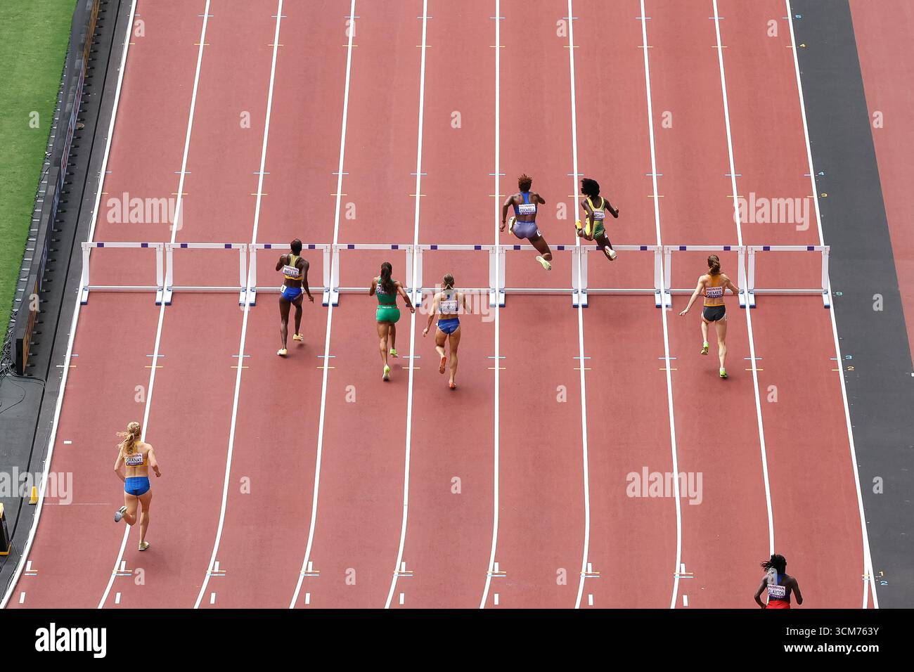 Anna Cockrell (USA) is level-pegging with Andrenette Knight (JAM) in ...