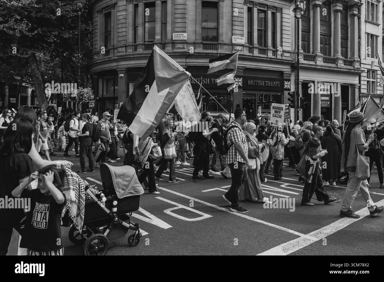 Palestine, uk protest Black and White Stock Photos & Images - Alamy