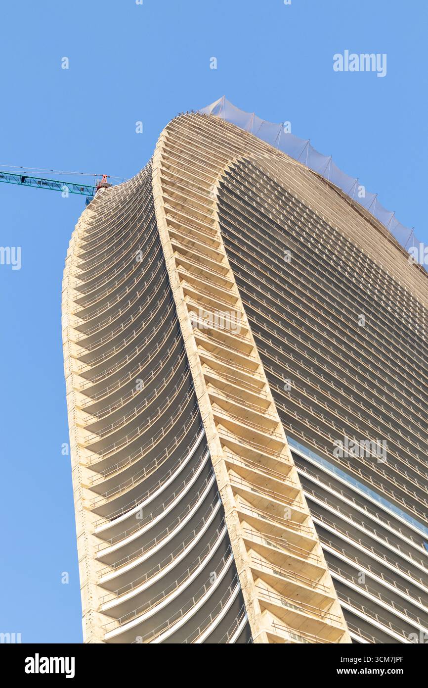 Concrete beams rise high workers hi-res stock photography and images ...