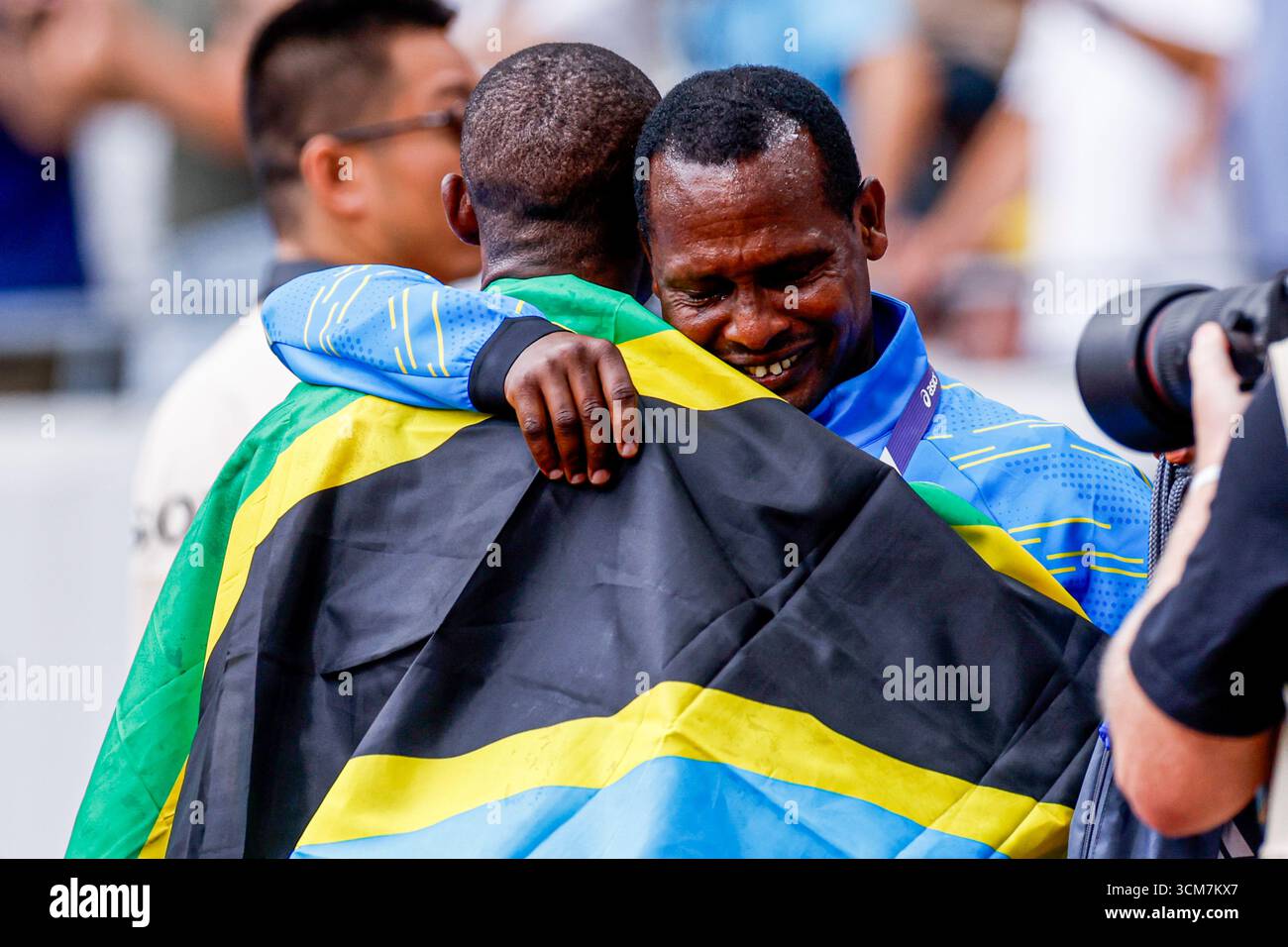 winner of gold medal Alphonce Felix Simbu of Tanzania celebrating and ...