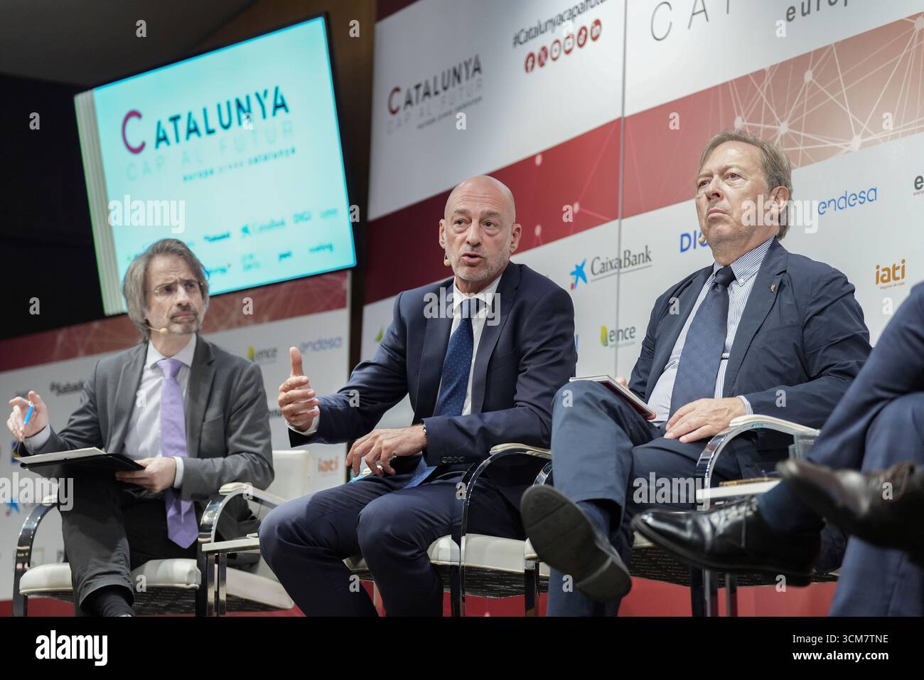 Banco Sabadell's Territorial Director for Catalonia, Xavier Comerma (c ...