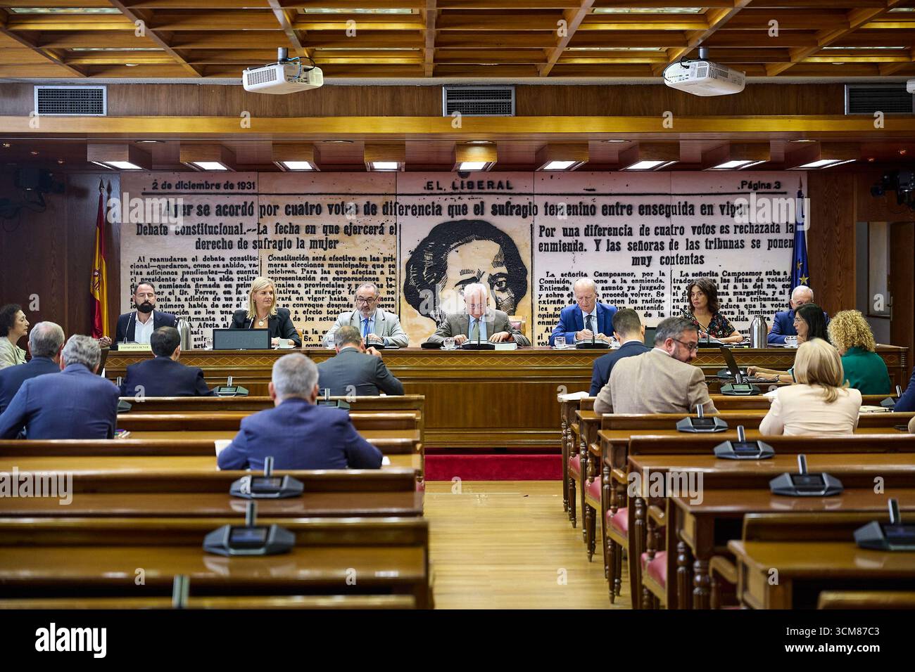 The president of Enusa, Mariano Moreno Pavón (1l), appears in the ...