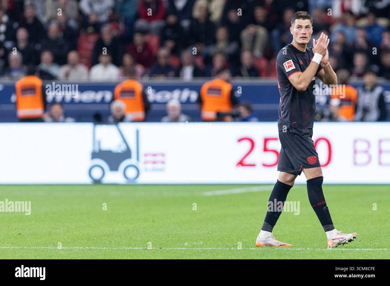 Patrik Schick (Bayer 04 Leverkusen, 14). Bundesliga, Bayer 04 Leverkusen - Eintracht Frankfurt ...