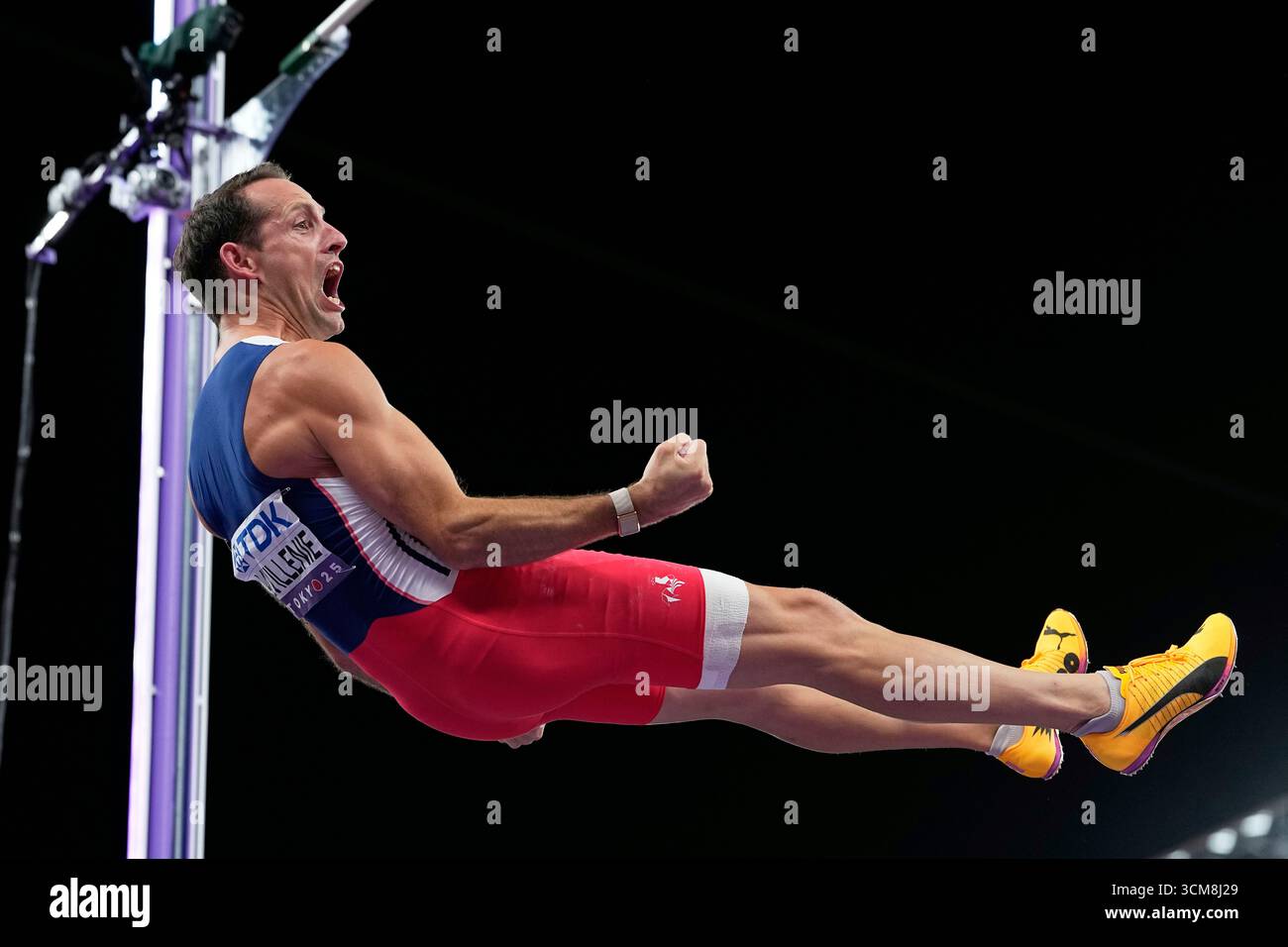 France's Renaud Lavillenie reacts in the men's pole vault final at the ...