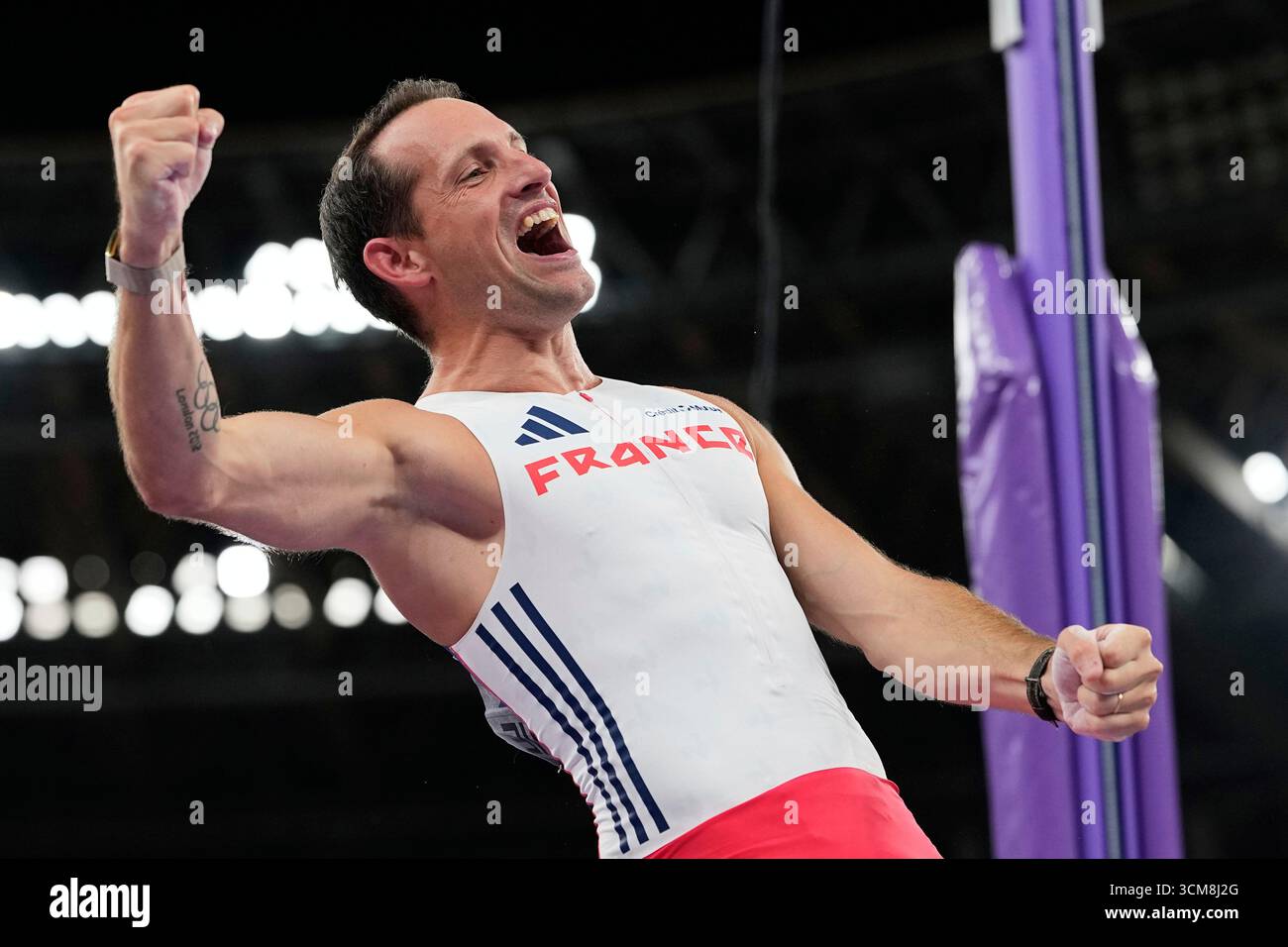 France's Renaud Lavillenie reacts in the men's pole vault final at the ...