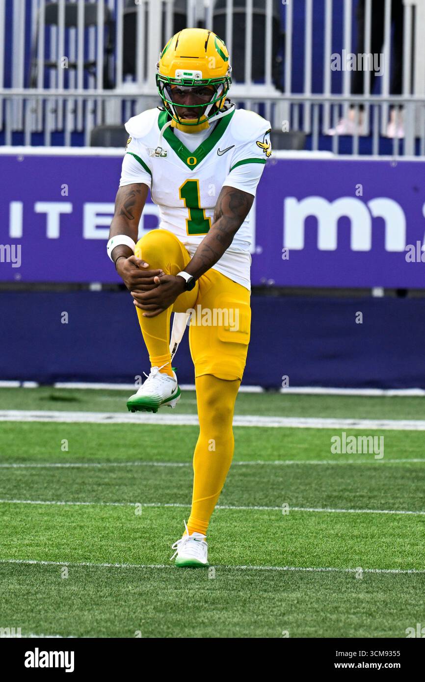 Oregon wide receiver Dakorien Moore before the first half of an NCAA ...