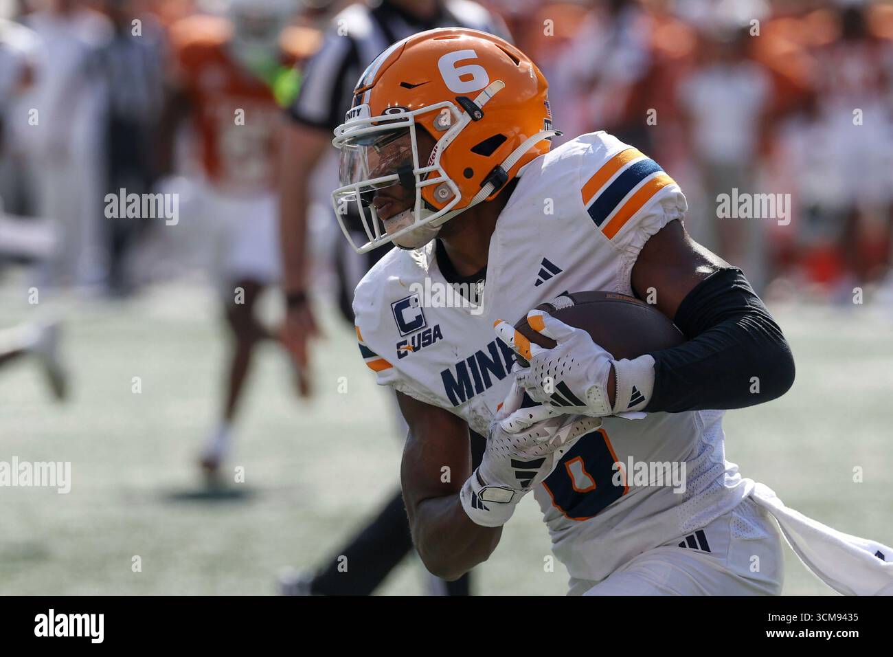 AUSTIN, TX - SEPTEMBER 13: Wide Receiver Kenny Odom #6 of the UTEP ...