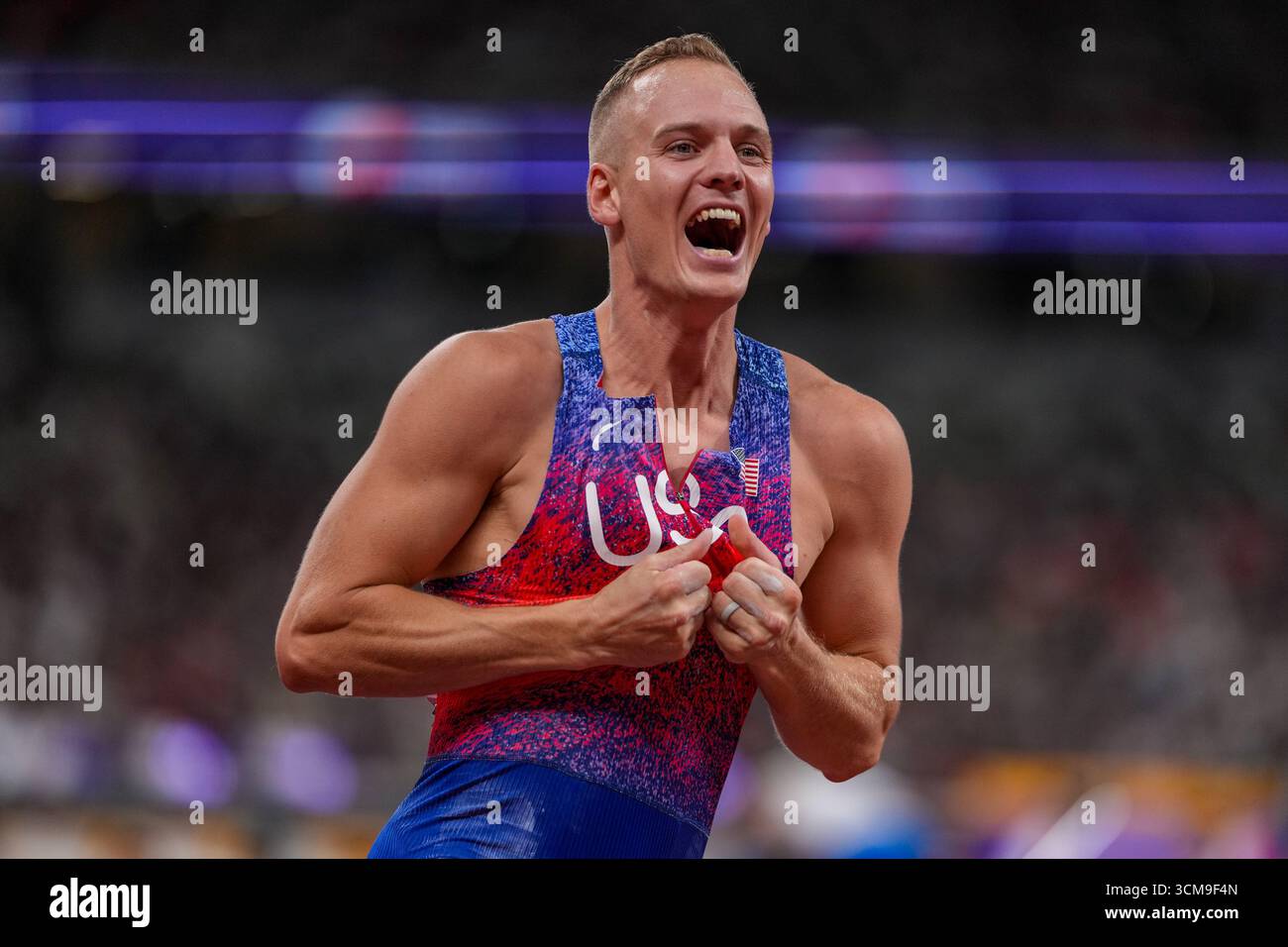 TOKYO, JAPAN - SEPTEMBER 15: Sam Kendricks of United States competing ...