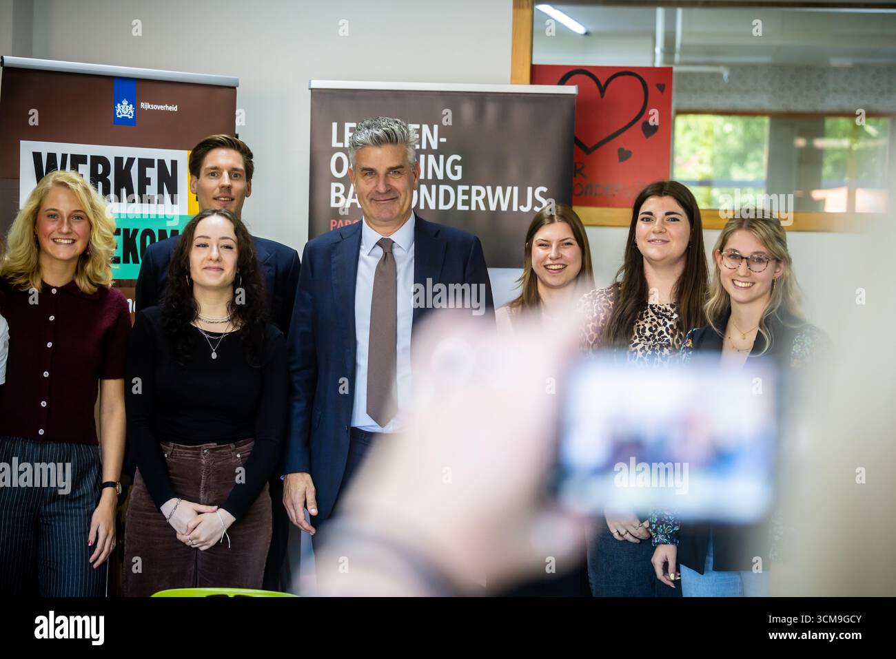 NIJMEGEN – Outgoing State Secretary Koen Becking (VVD, Primary ...