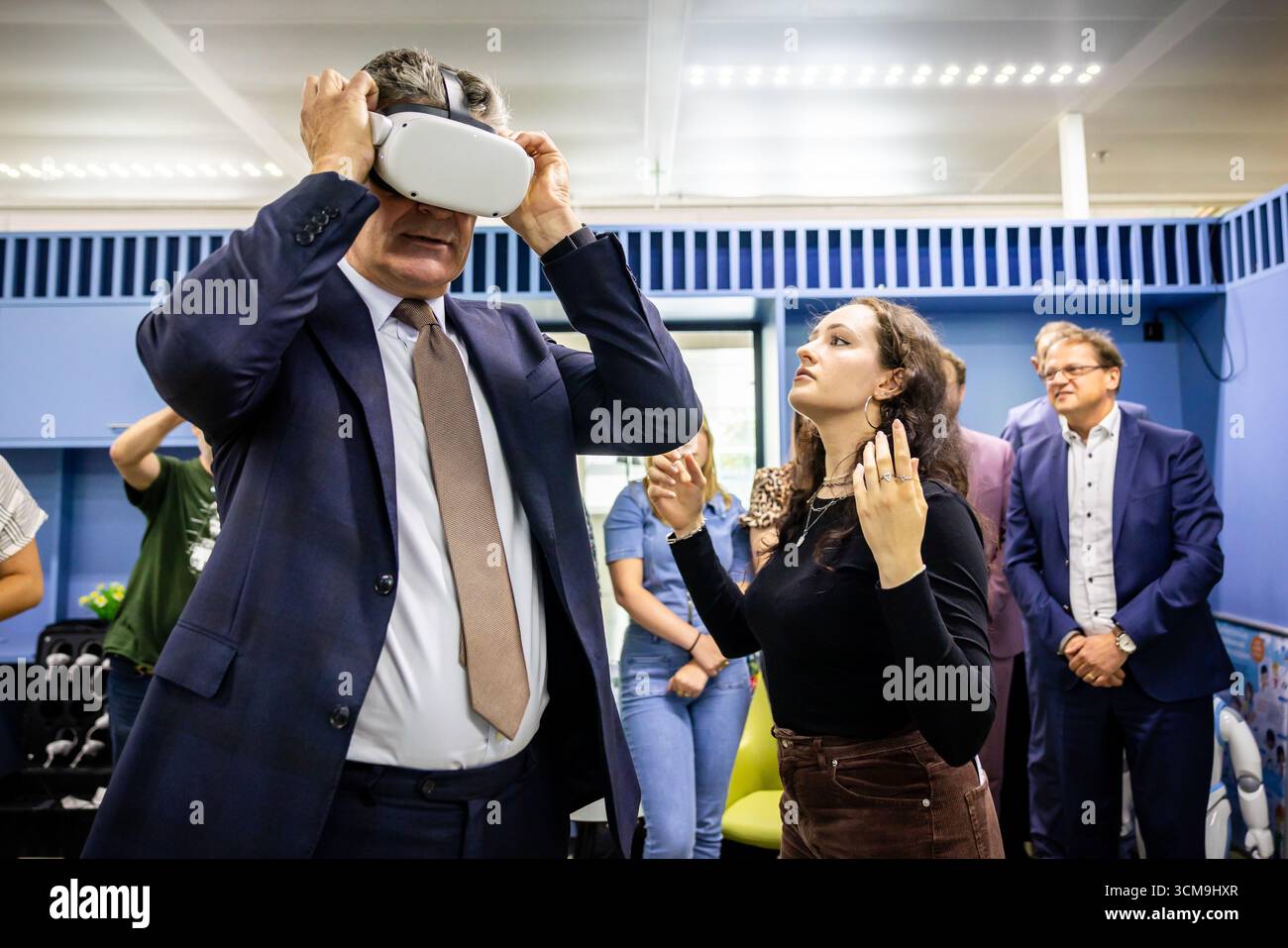 NIJMEGEN – Outgoing State Secretary Koen Becking (VVD, Primary ...