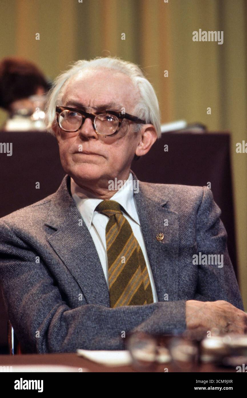 Michael foot mp labour hi-res stock photography and images - Alamy