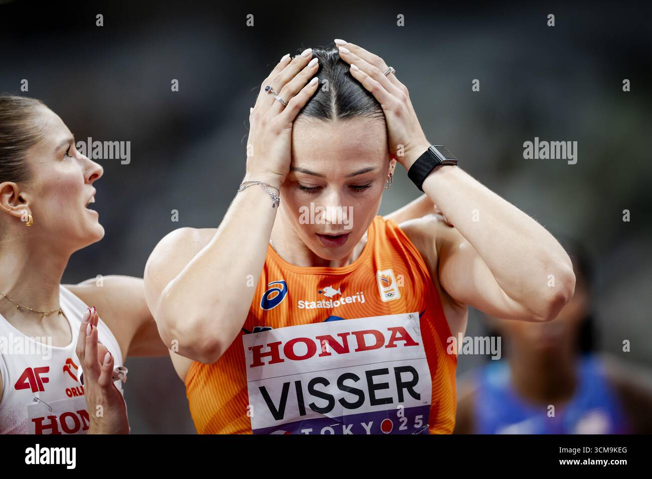 TOKYO - Nadine Visser in the final of the 100-meter hurdles at the ...