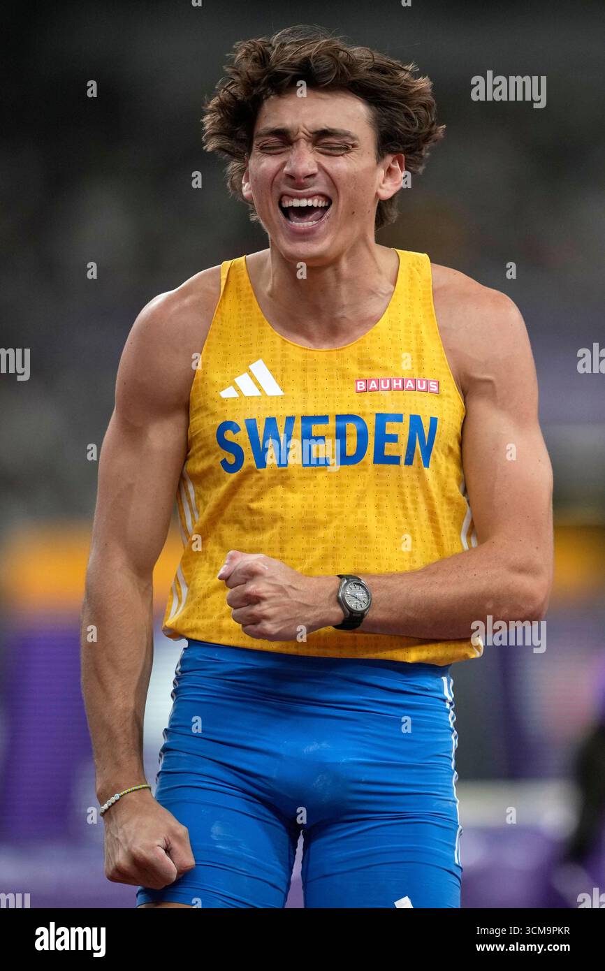 Sweden's Armand Duplantis celebrates making a clearance in the men's ...