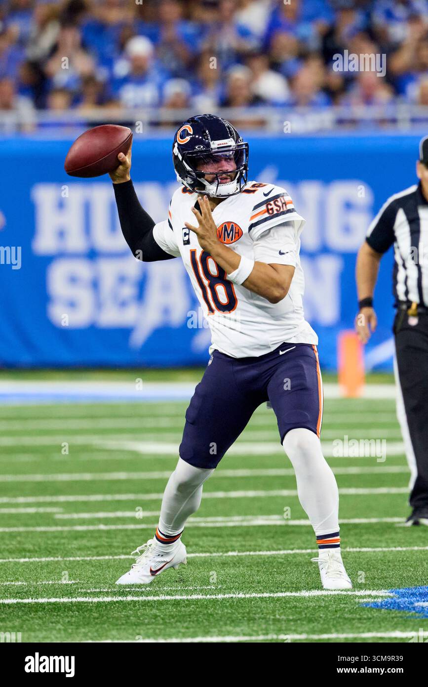 Chicago Bears quarterback Caleb Williams (18) passes against the ...