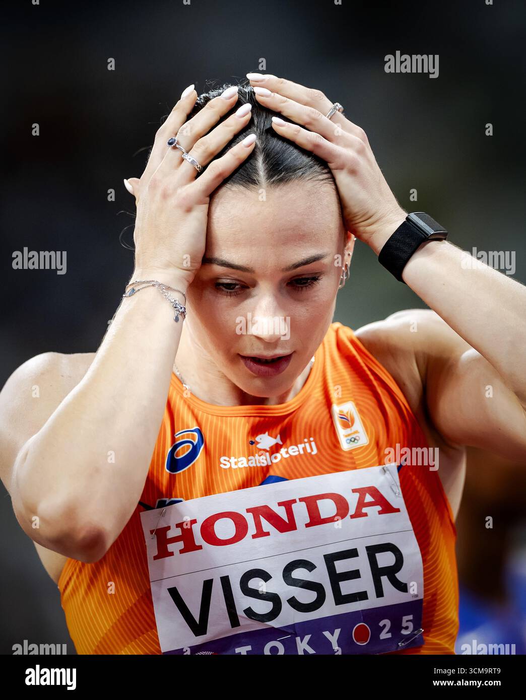 TOKYO - Nadine Visser in the final of the 100-meter hurdles at the ...