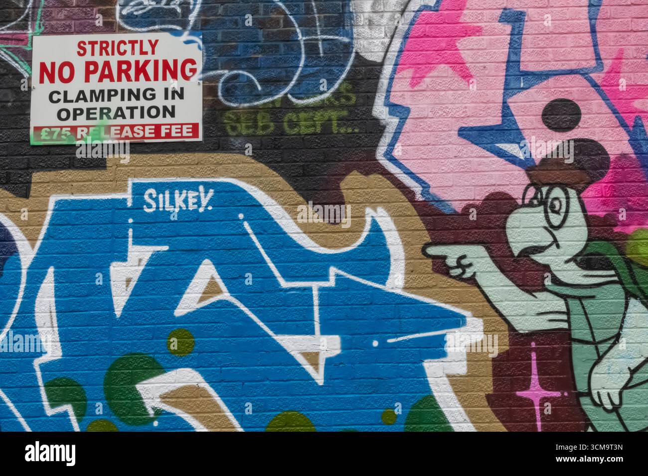 England, London, Tower Hamlets, Brick Lane, Colourful Street Art and No ...