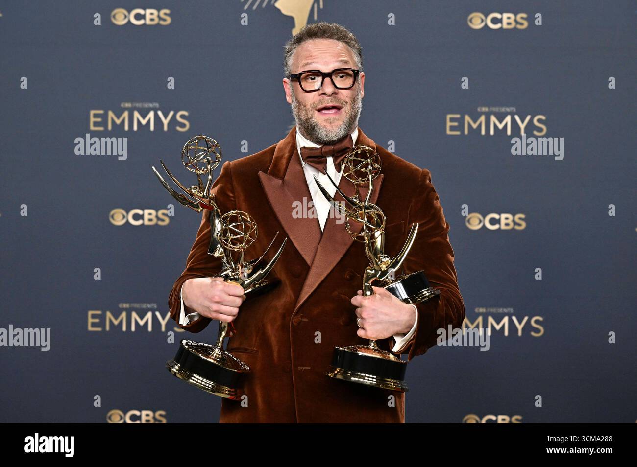 Seth Rogen mit den Emmys für die Comedy-Serie The Studio beim ...