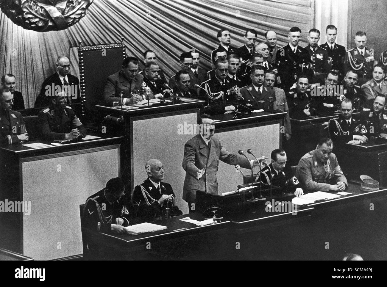 1930s adolf hitler addresses reichstag hi-res stock photography and ...