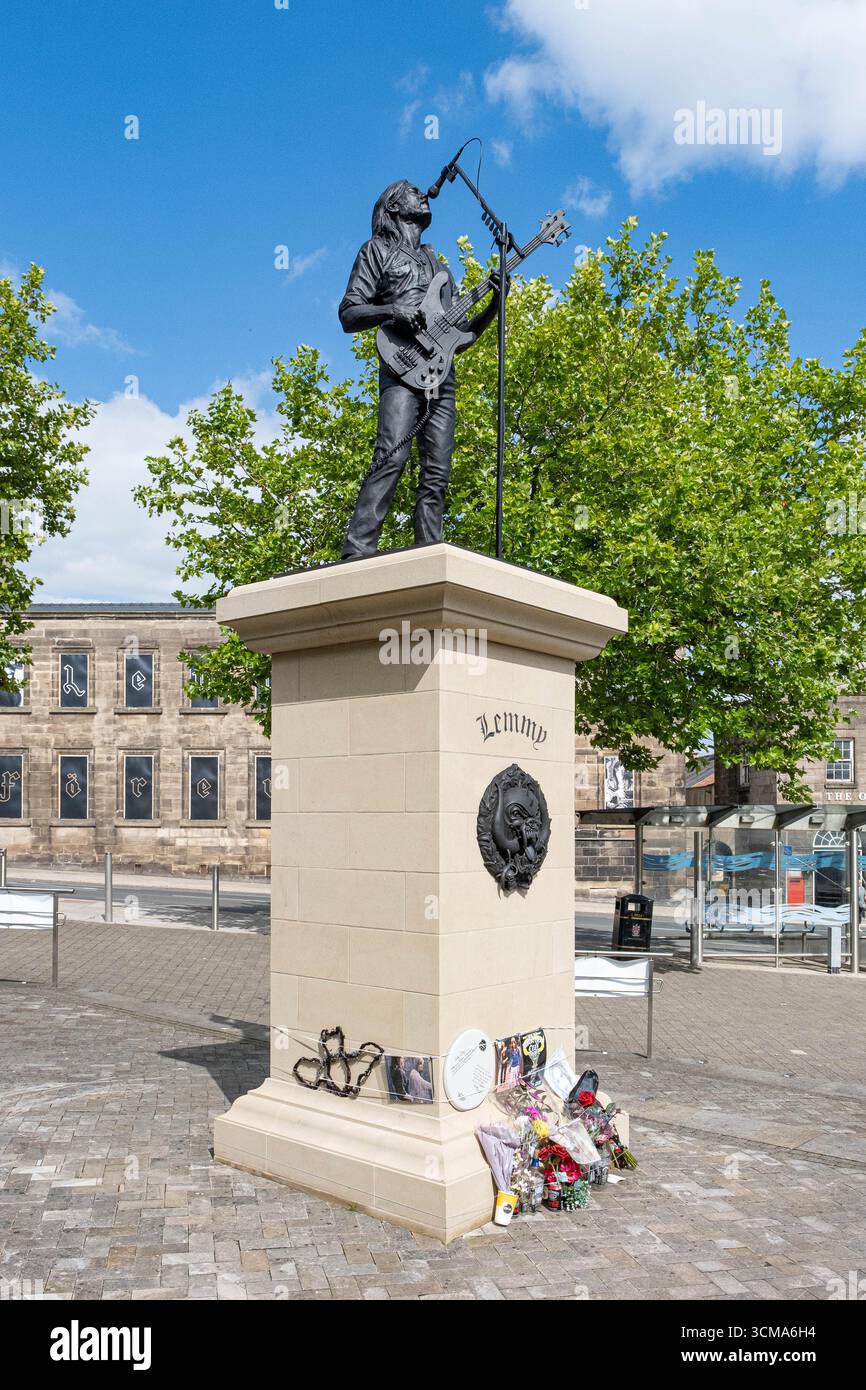 Images of the statue of Motörhead lead singer ‘Lemmy’ and Queens ...
