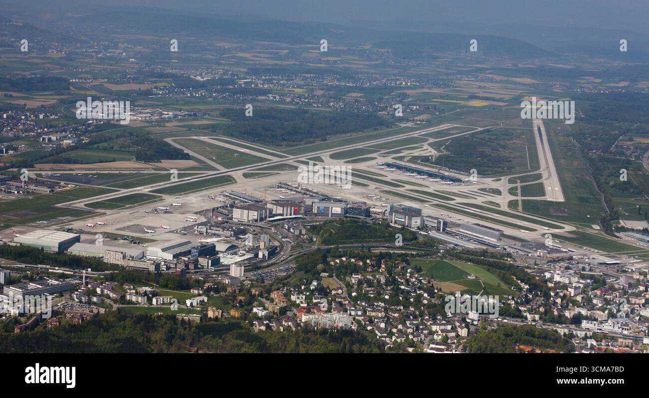 Runways, runways, terminal building, Swiss Airline, Zurich Airport ZRH ...