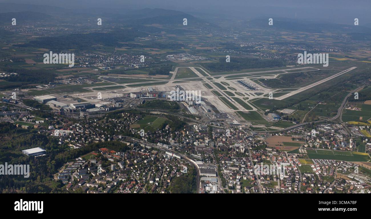 Runways, runways, terminal building, Swiss Airline, Zurich Airport ZRH ...